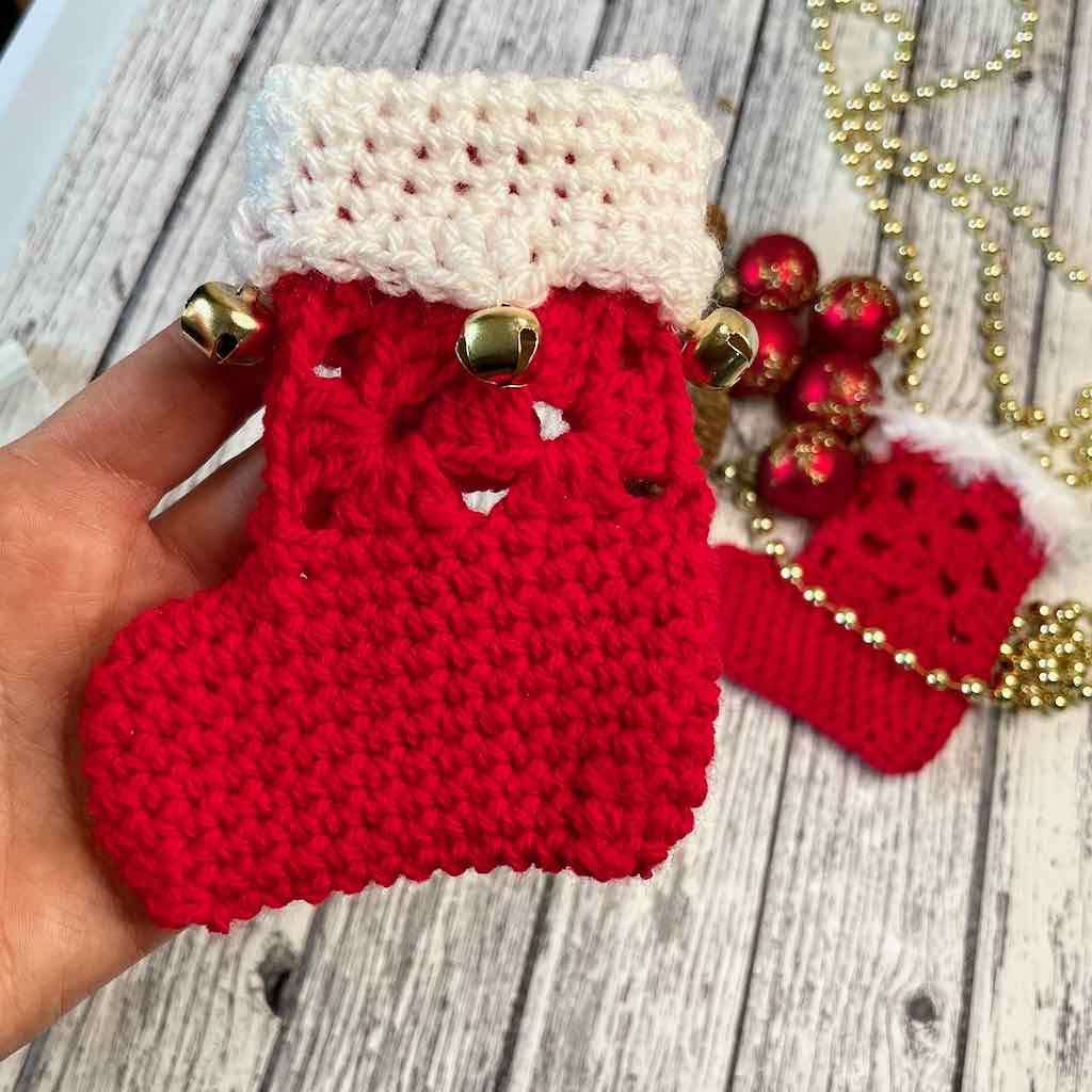 A mini granny square stocking ornament to brighten your tree | MadameStitch