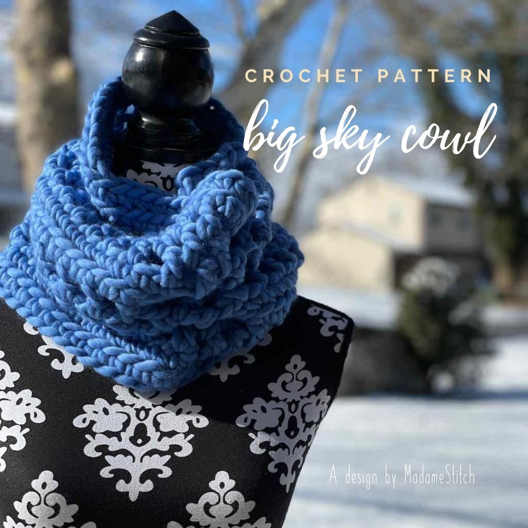 A beautiful super bulky cowl for your winter wardrobe | MadameStitch