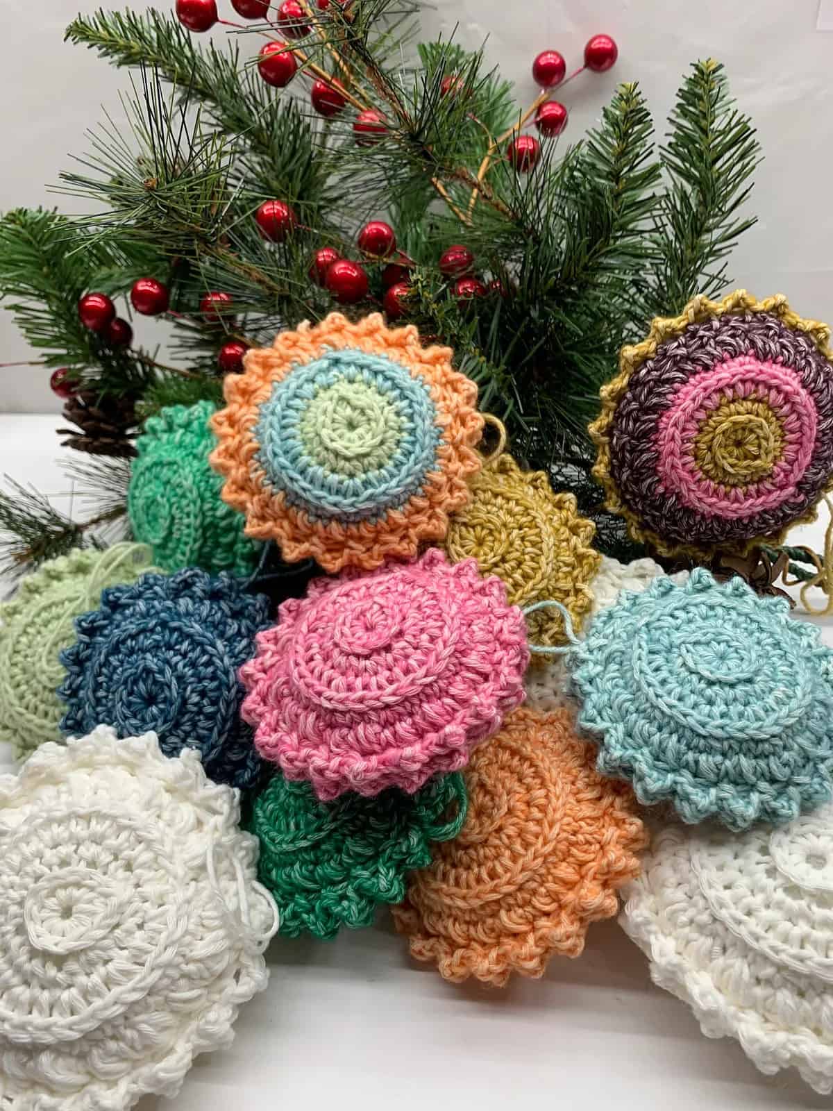Your guide to crochet hostess gift ideas for the holidays | MadameStitch