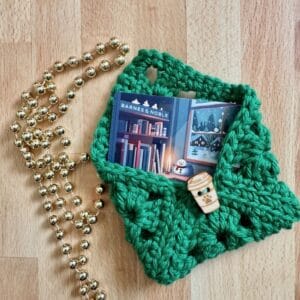 Crochet a special granny square gift card holder for a personalized ...