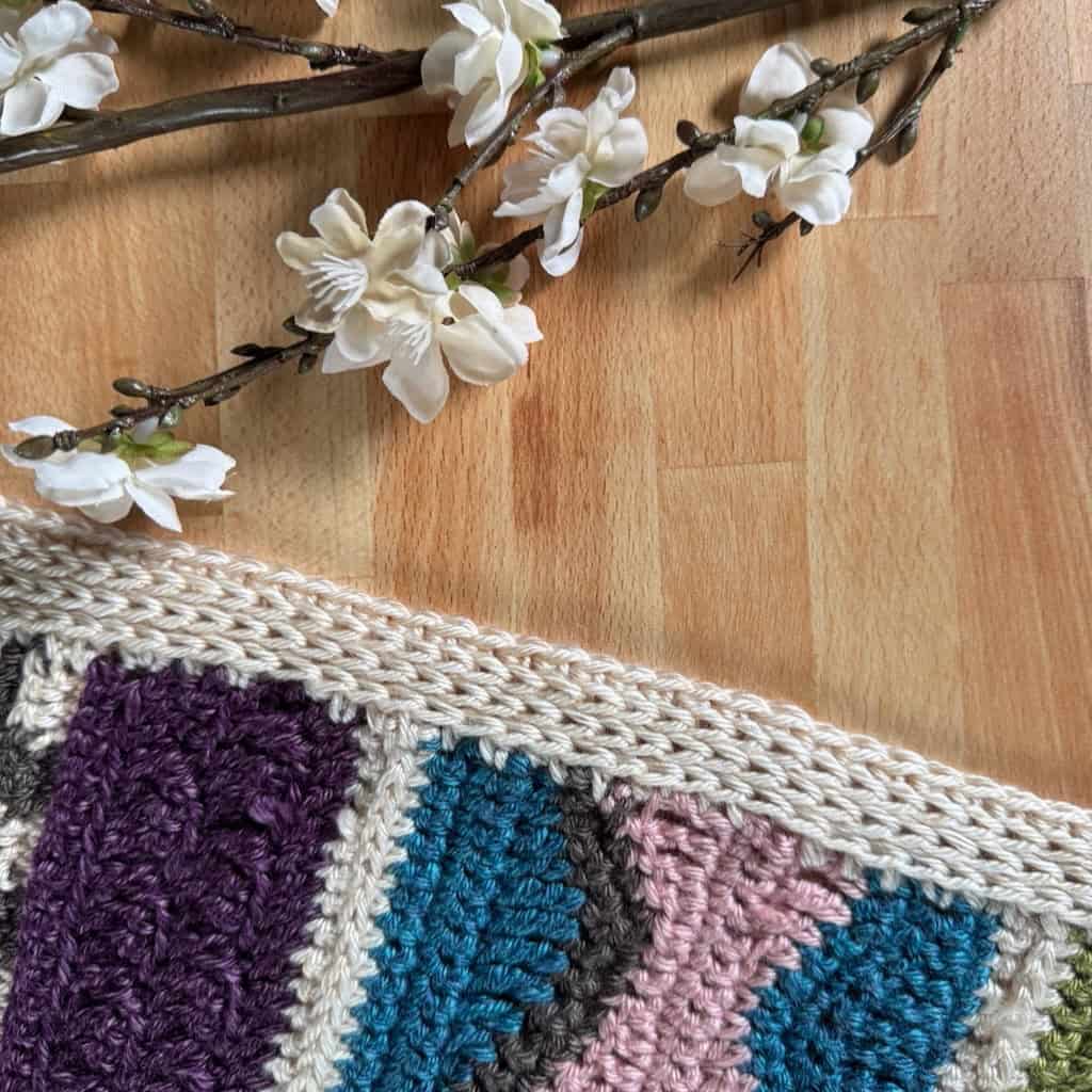 A free crochet along that takes you on a road trip | MadameStitch
